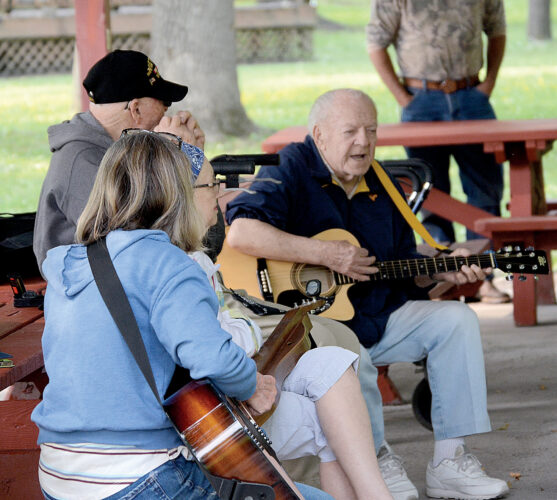 Pickin’ in the Park | News, Sports, Jobs - The Intermountain
